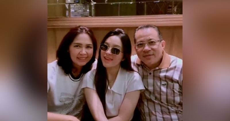 7 Fakta Keluarga Eca Aura, Papanya Crazy Rich Malang | Popmama.com